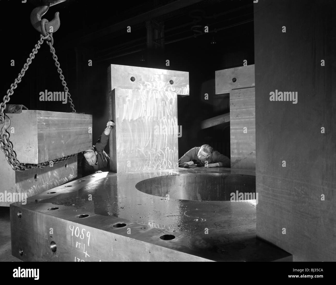 Steel workers sheffield Black and White Stock Photos & Images - Alamy