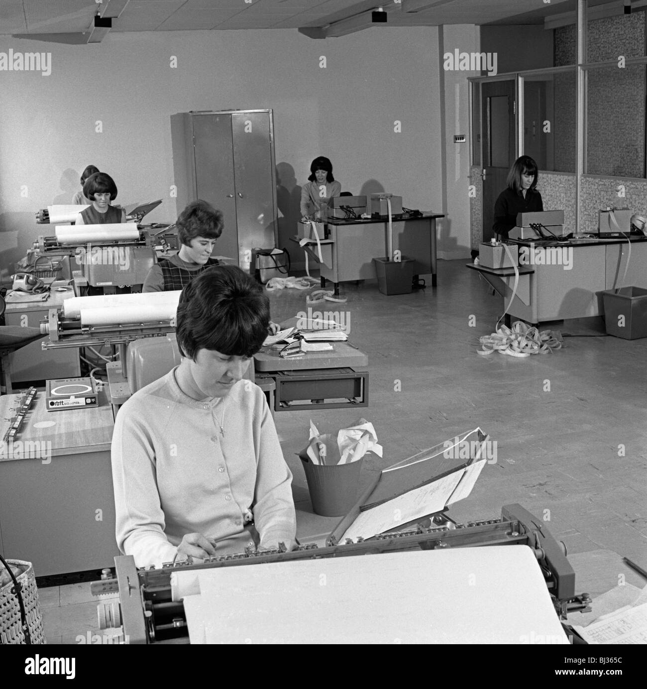 1960s office interior hi-res stock photography and images - Alamy