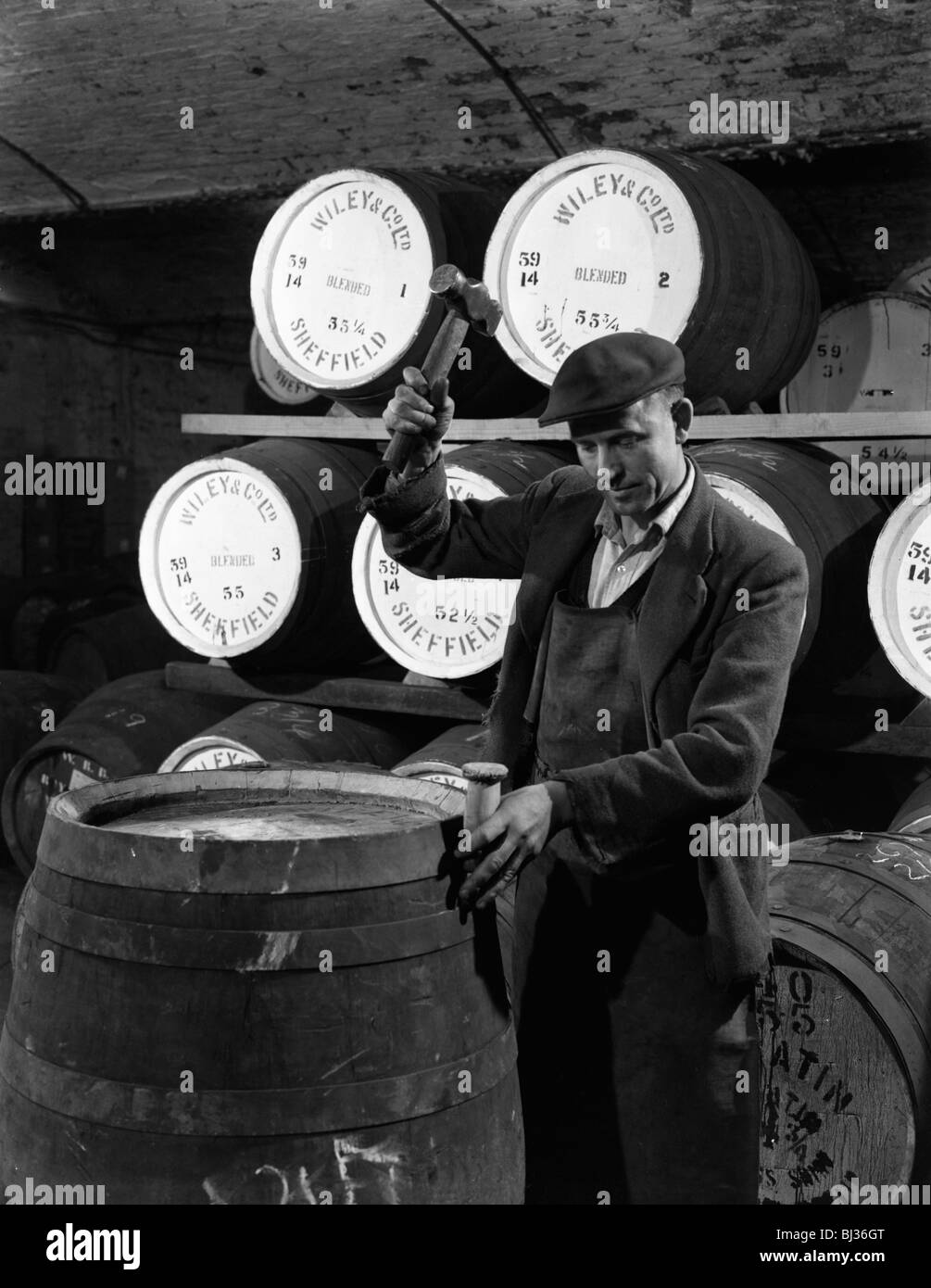 Coopering hi-res stock photography and images - Alamy