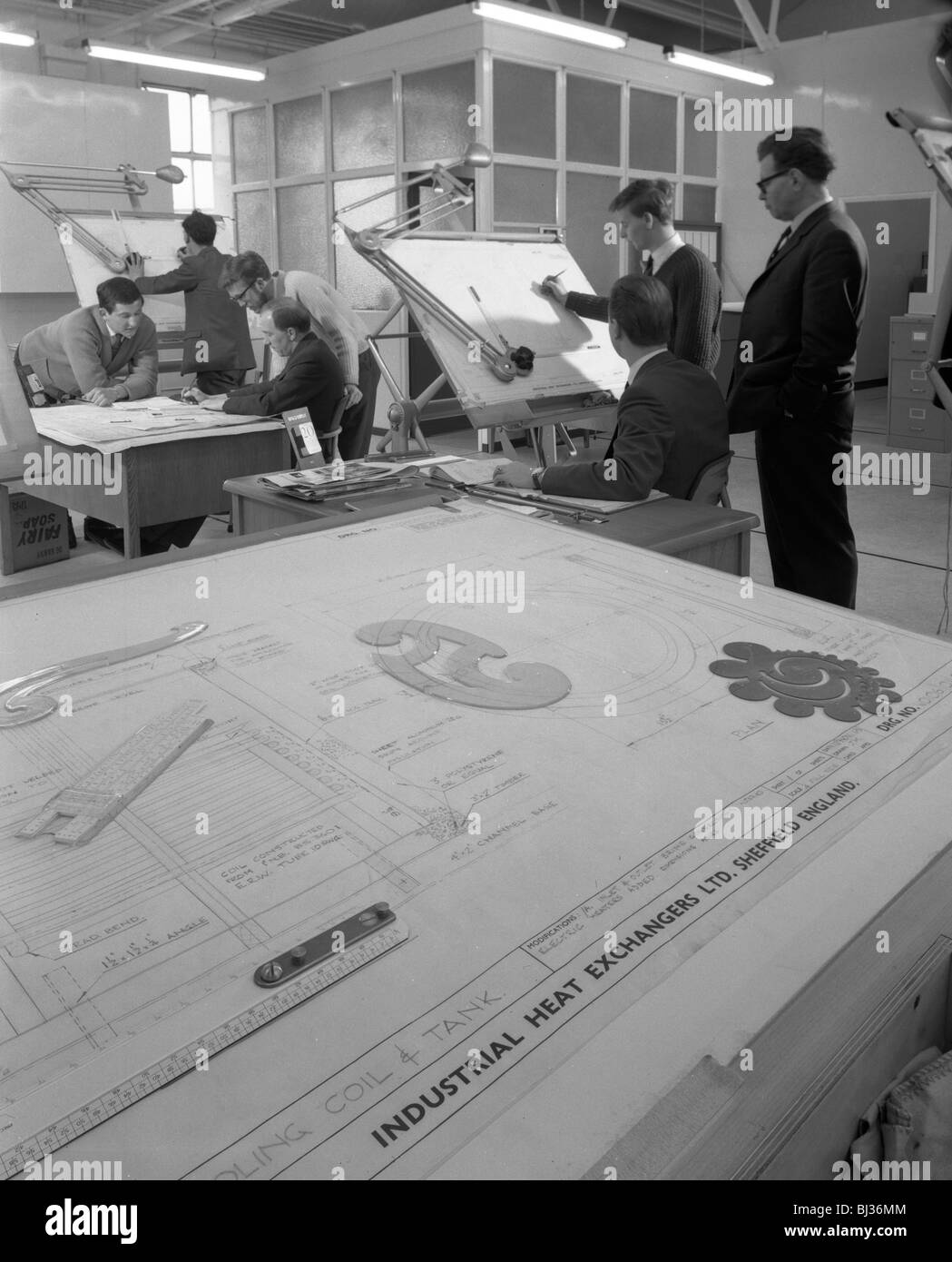 1960s office worker hi-res stock photography and images - Alamy