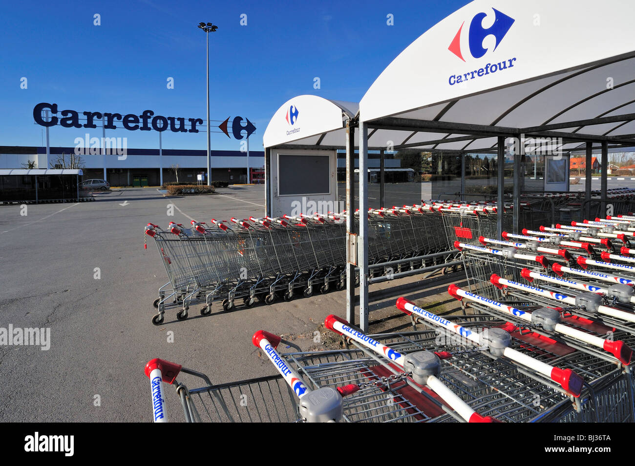 Carrefour supermarket trolleys hi-res stock photography and images - Alamy
