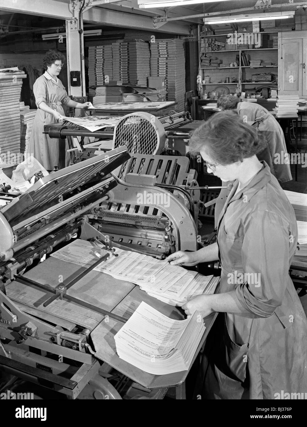 1950s factory work britain hi-res stock photography and images - Alamy