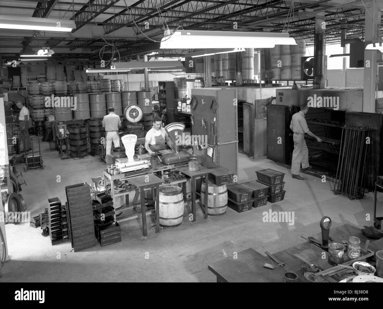1960s usa factory workers usa hi-res stock photography and images - Alamy
