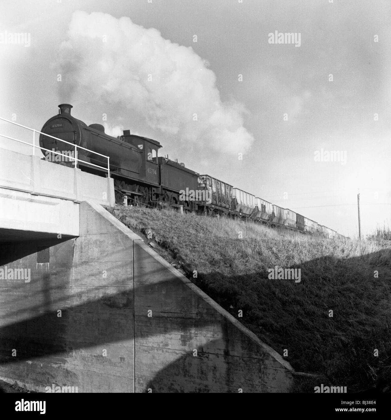 Steam loco no 65794 hauling coal from Lynemouth Colliery ...