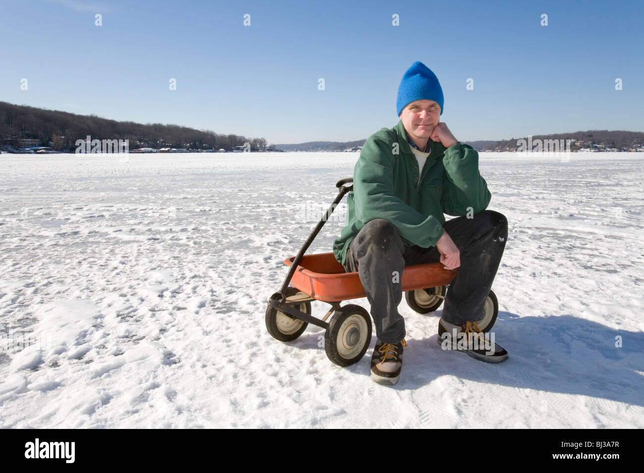 Old man sitting on wagon hi-res stock photography and images - Alamy