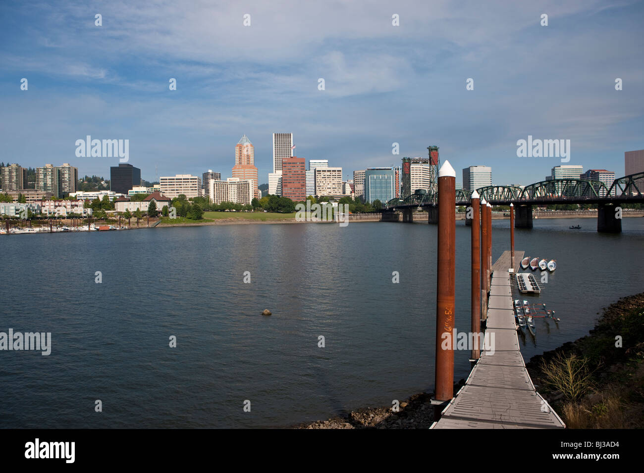 View of downtown Portland, Wilamette River, Morrison Bridge, waterfront ...