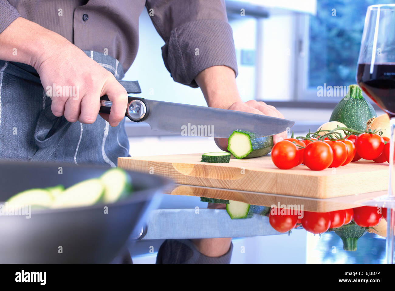 Chopping zucchini hi-res stock photography and images - Alamy
