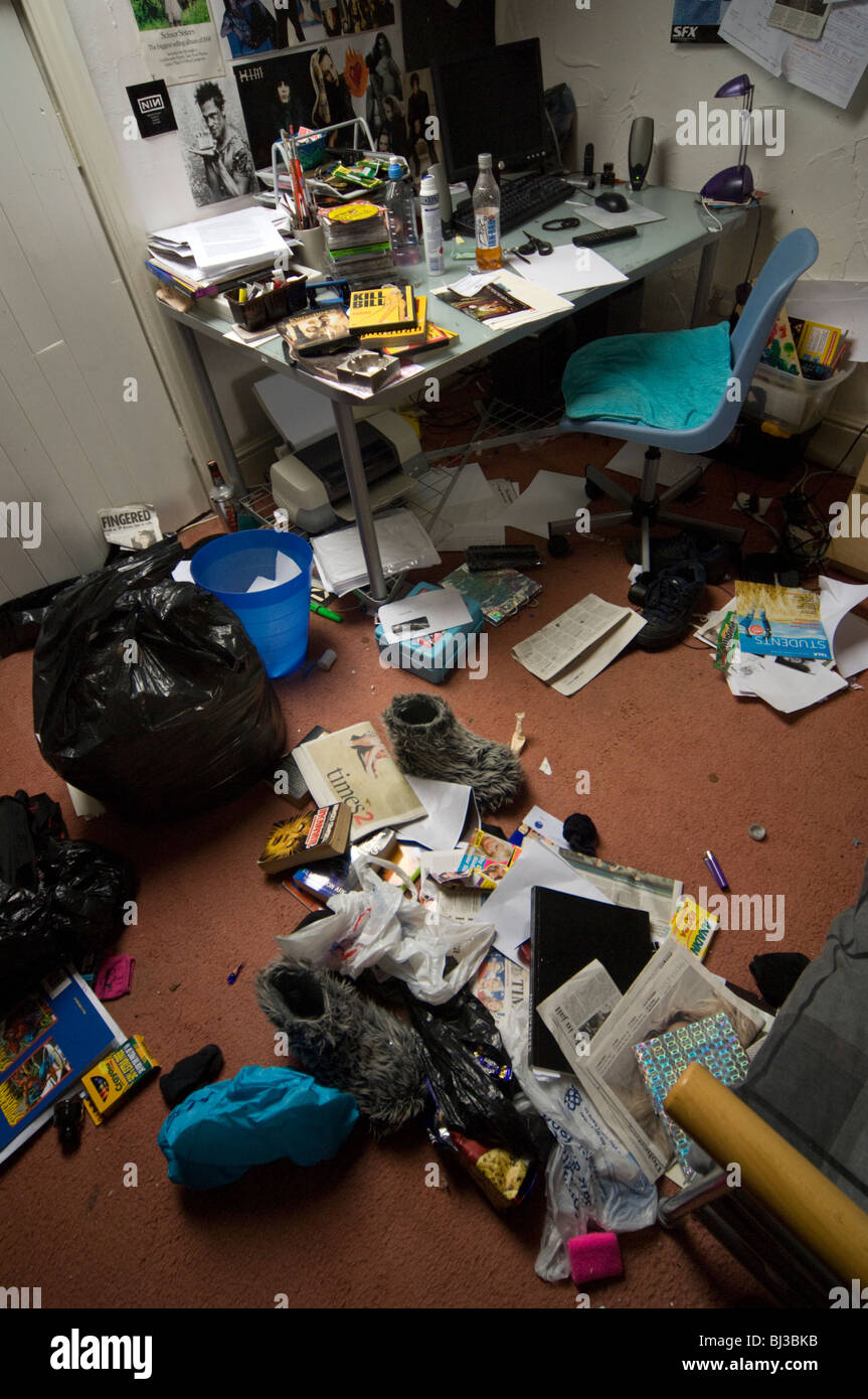 Teenager messy bedroom parents hi-res stock photography and images - Alamy