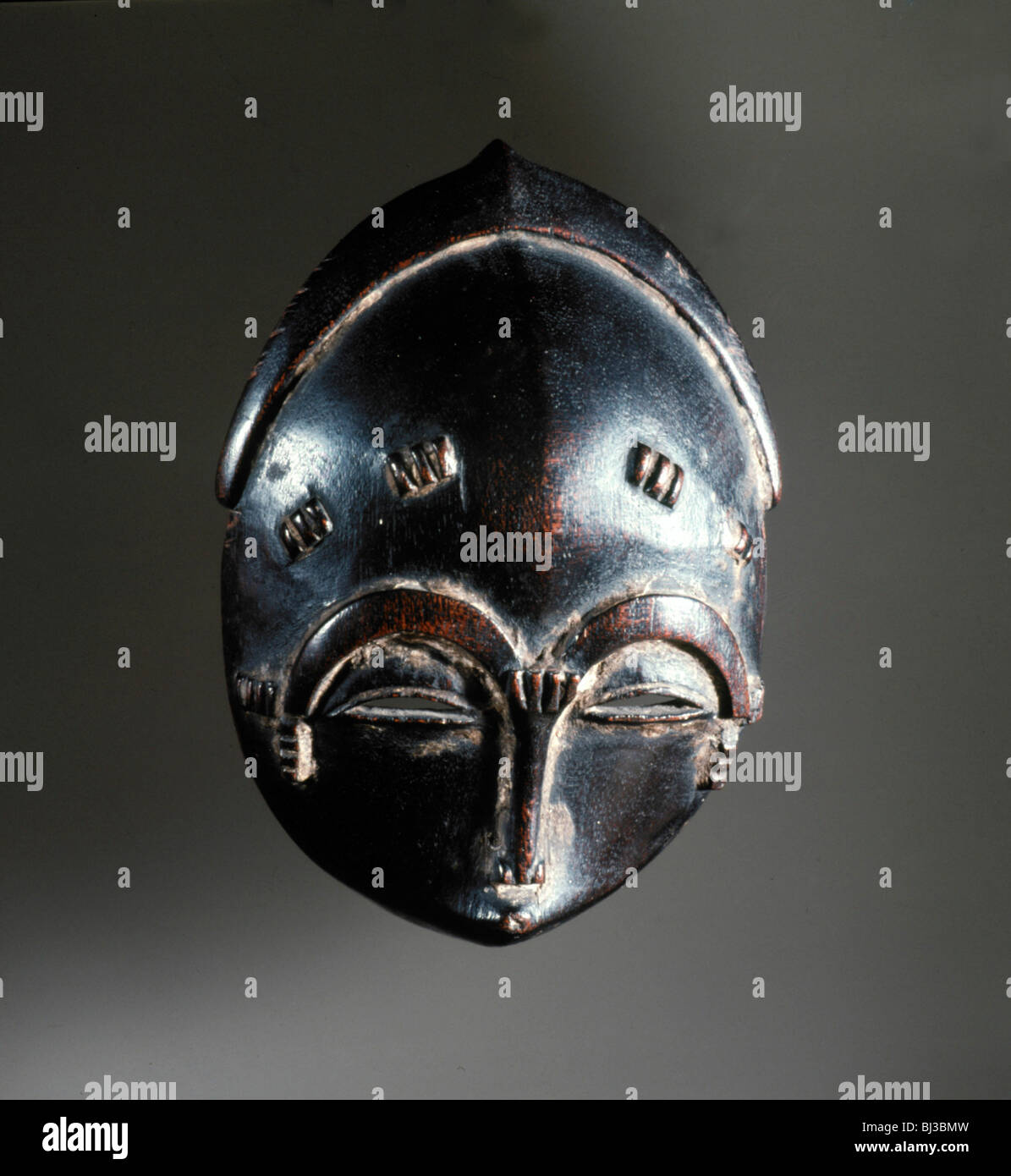 Ivorian mask hi-res stock photography and images - Alamy