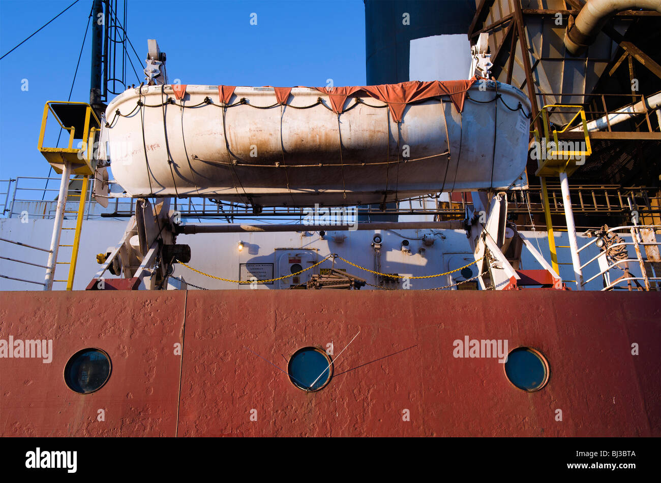Cargo ship, hull, detail hi-res stock photography and images - Alamy