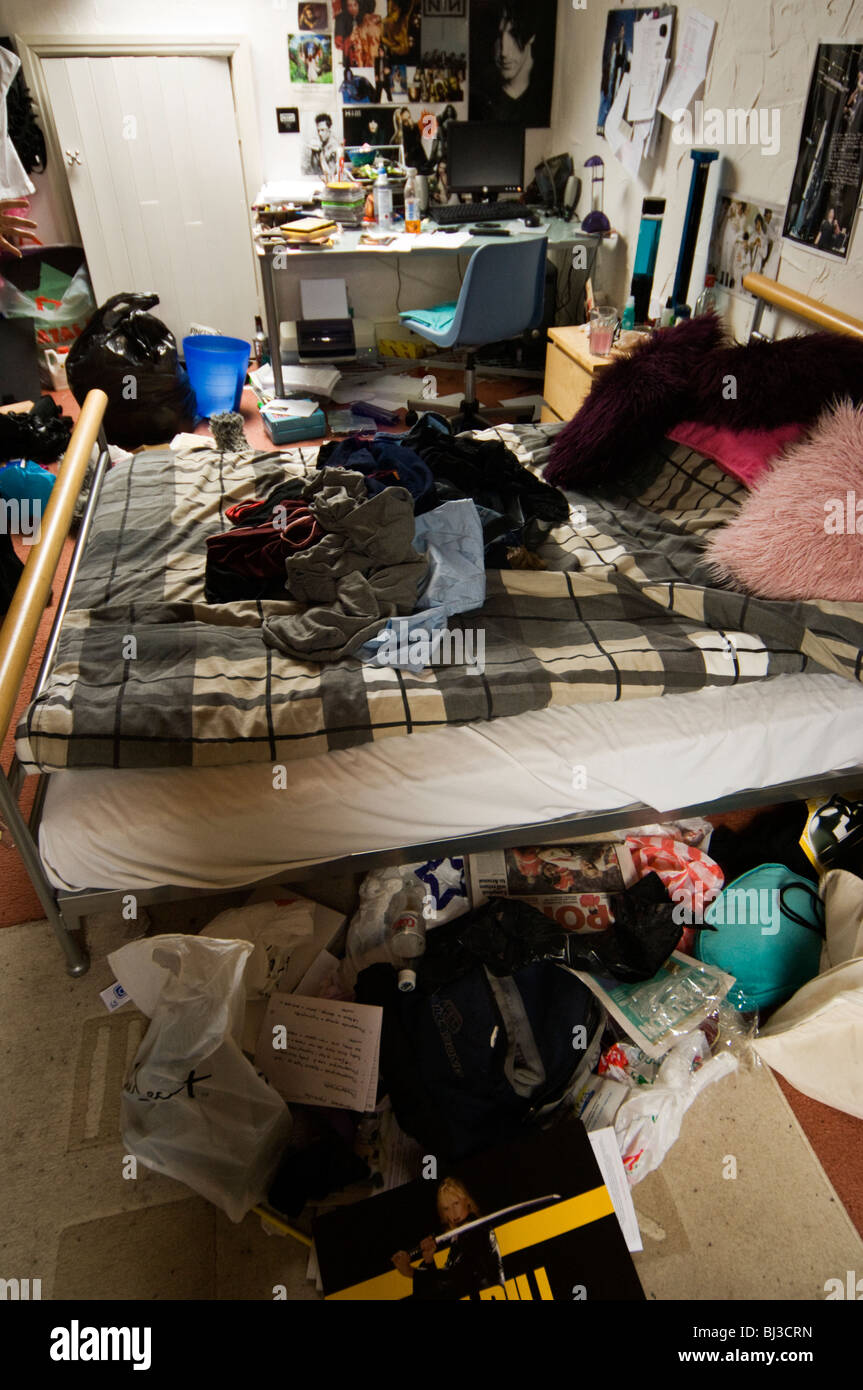 Teenagers messy bedroom Stock Photo - Alamy
