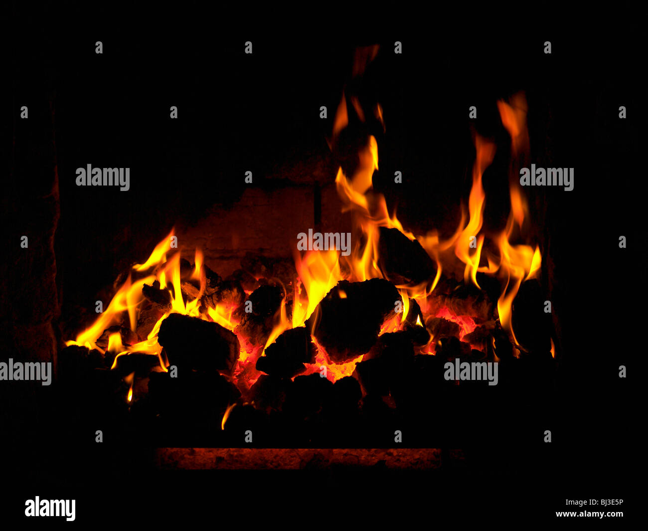 Smokeless barbecue hi-res stock photography and images - Alamy