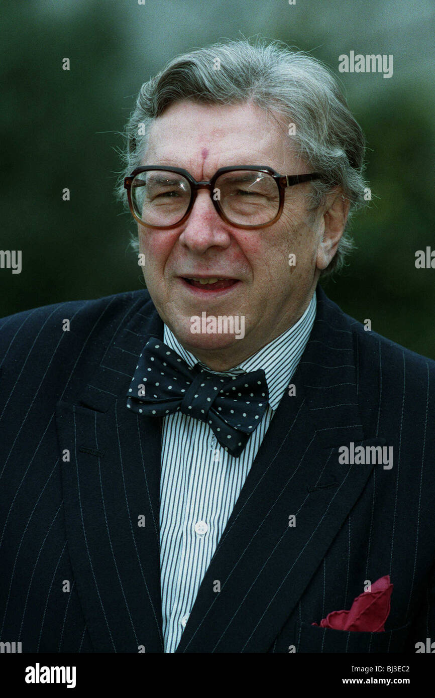 SIR ROBIN DAY POLITICAL CORRESPONDENT BBC TV 21 January 1994 Stock ...