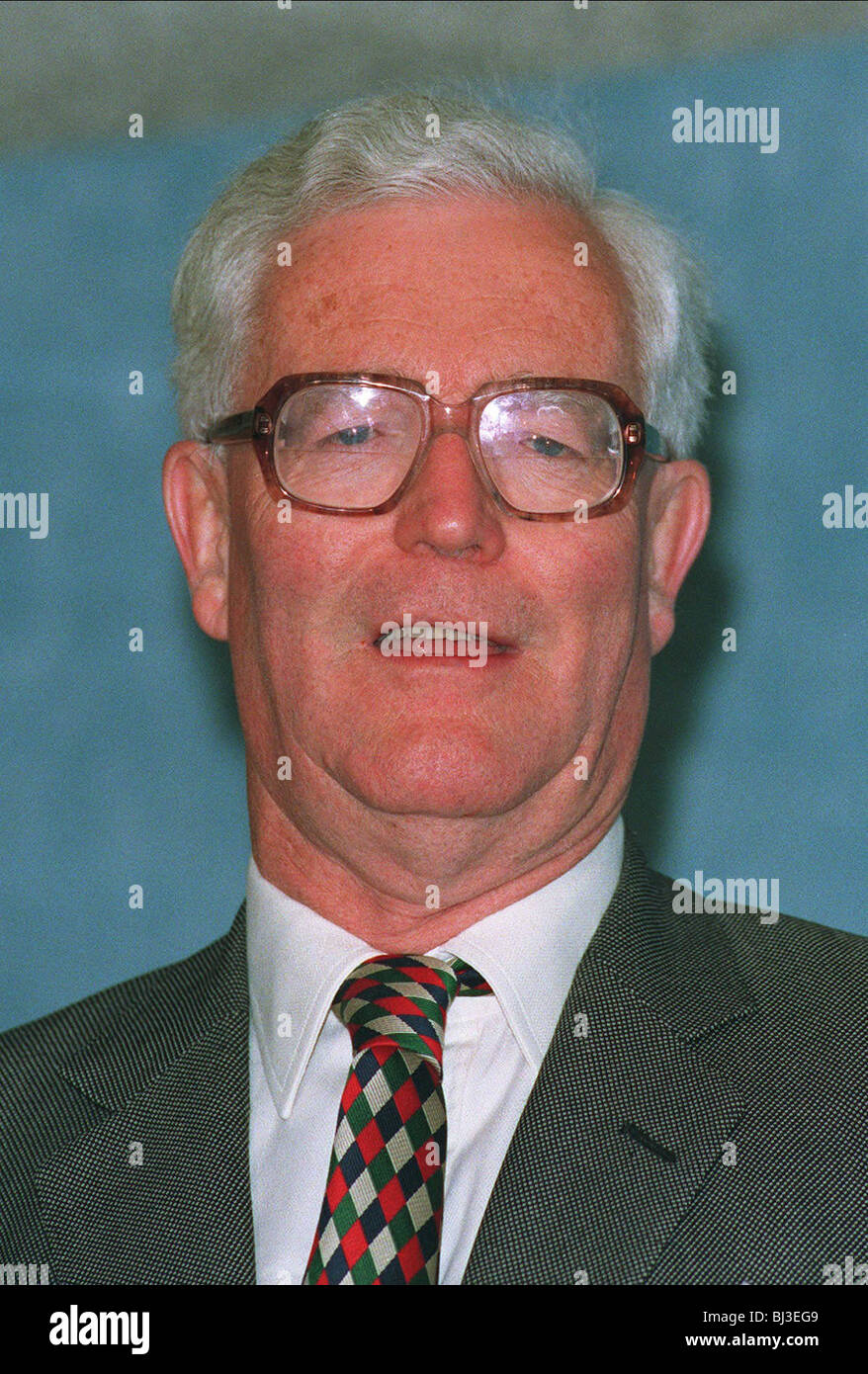 DOUGLAS HURD MP FOREIGN SECRETARY 13 June 1994 Stock Photo - Alamy