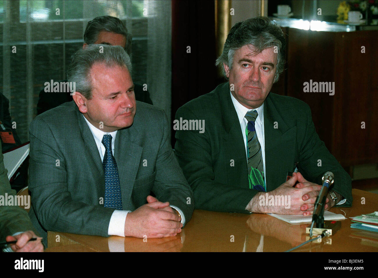 SLOBODAN MILOSEVIC & RADOVAN KARADZIC AT BOSNIAN PEACE TALKS GENEVA 24 ...