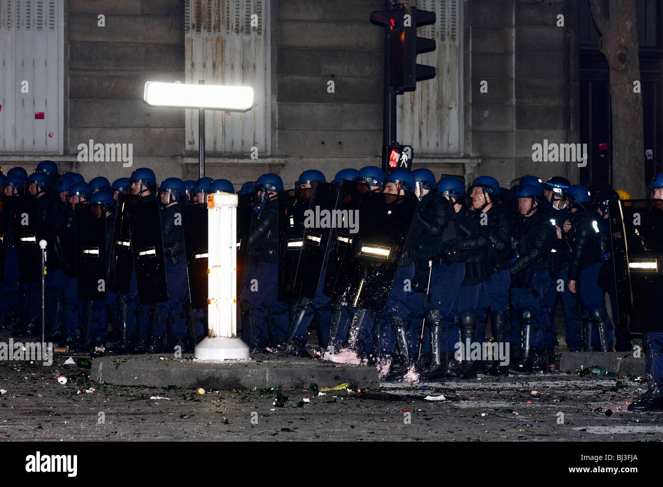 Riot police march in street hi-res stock photography and images - Alamy