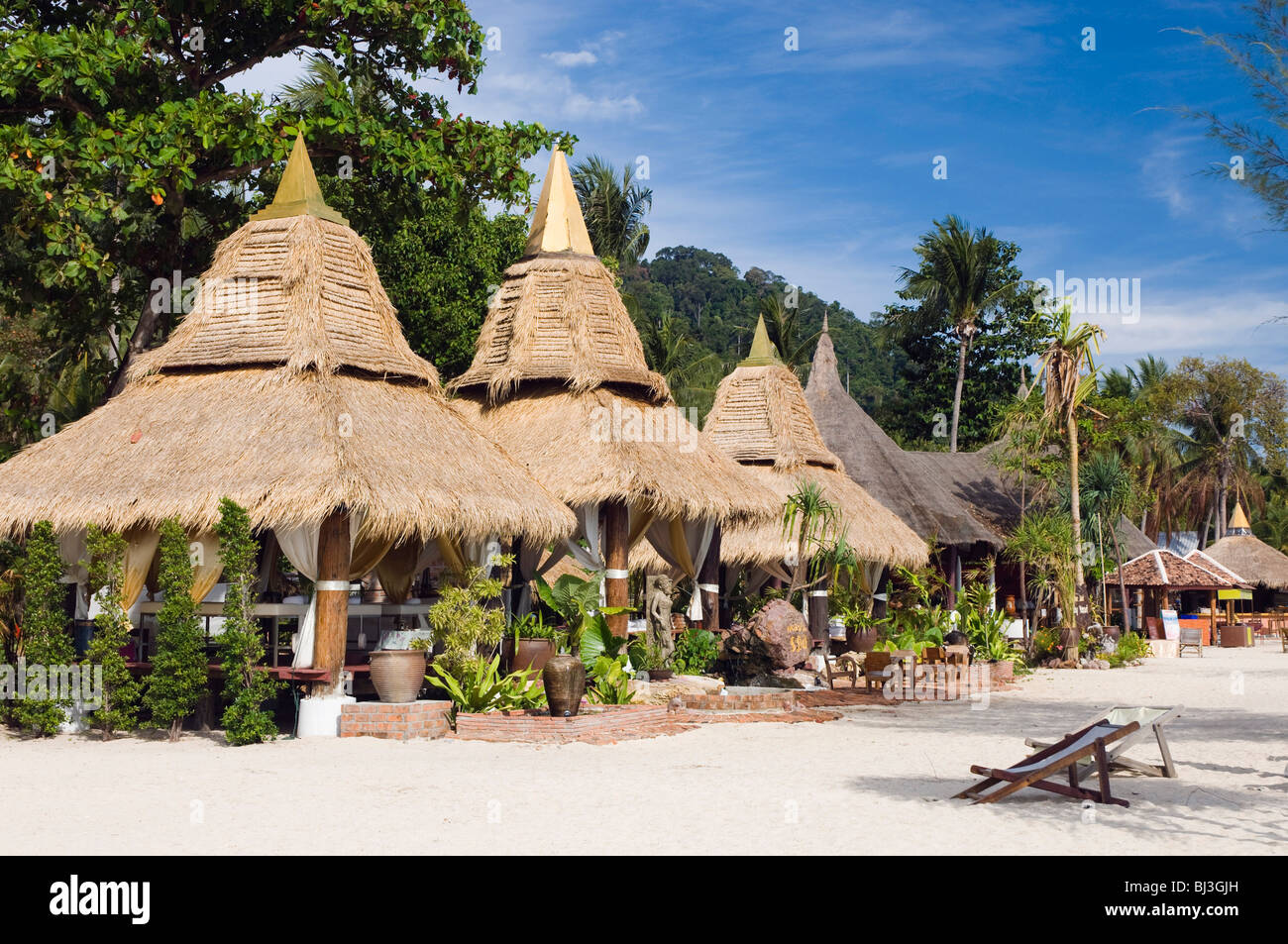 Palm huts on the beach, Mayalay Resort, Ko Hai or Koh Ngai island ...