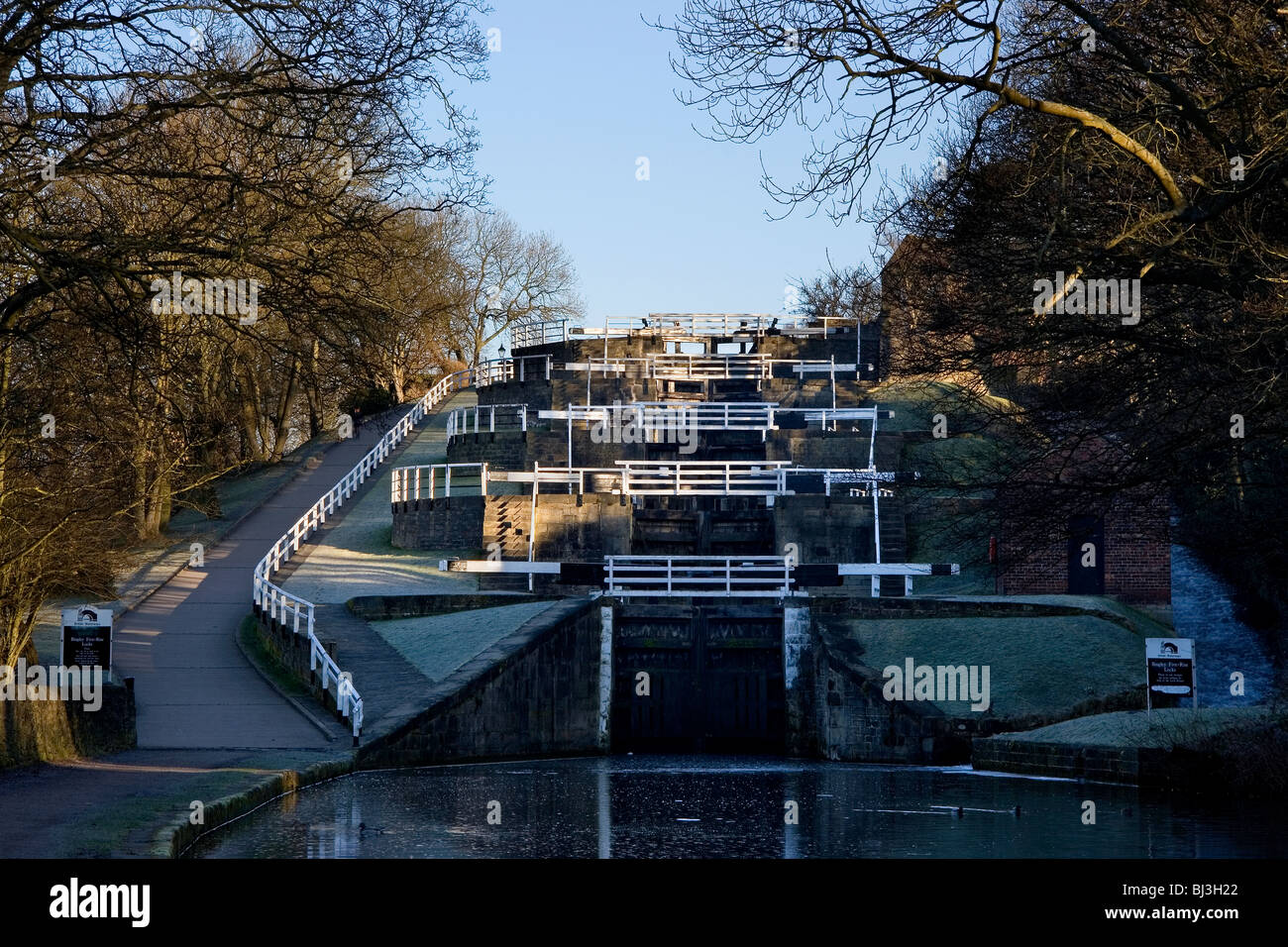 Bingley five rise locks hi-res stock photography and images - Alamy