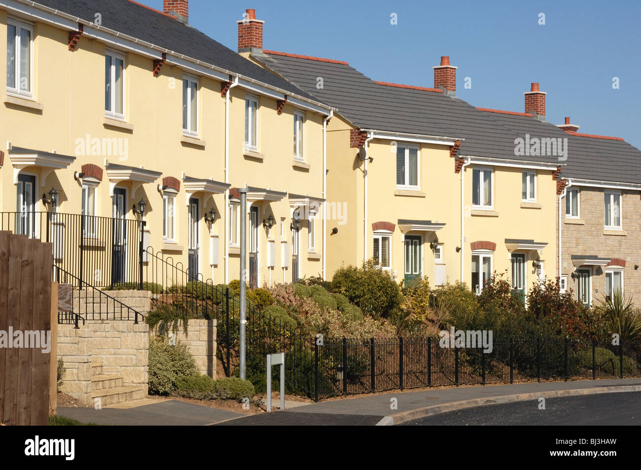 Modern housing england street community hi-res stock photography and ...