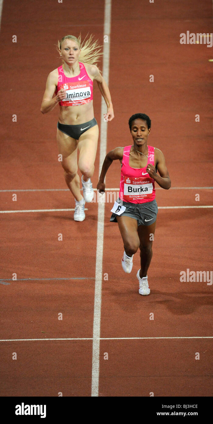 Runner woman front indoor hi-res stock photography and images - Alamy