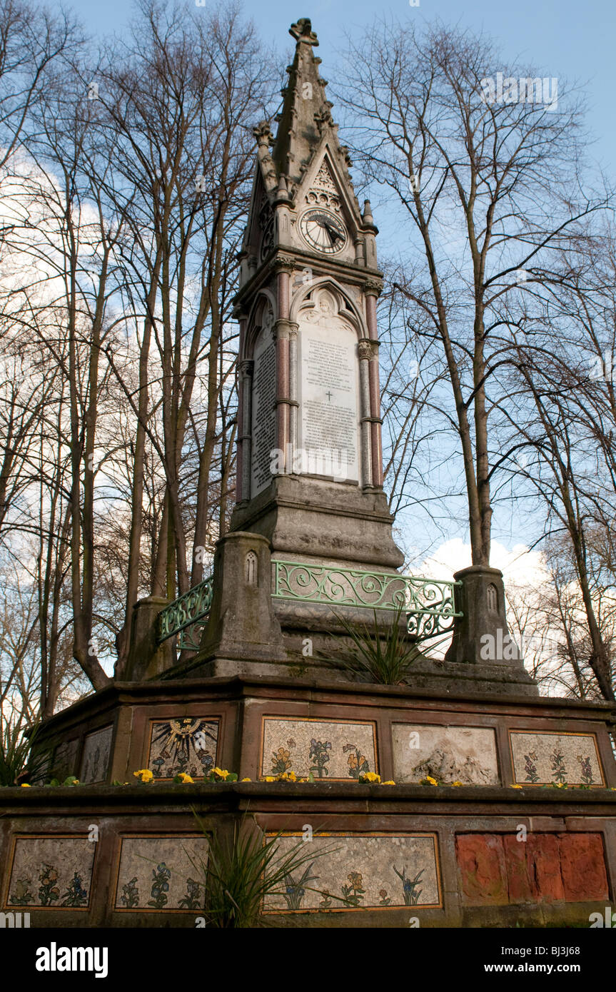 Sundial memorial hi-res stock photography and images - Alamy