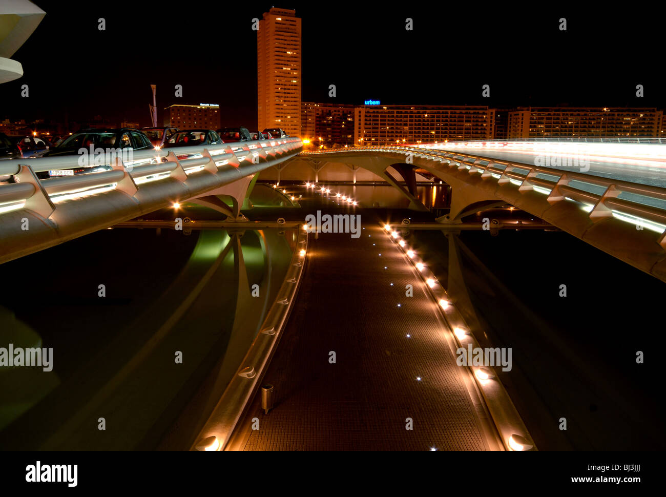 Traffic moving on bridge hi-res stock photography and images - Alamy