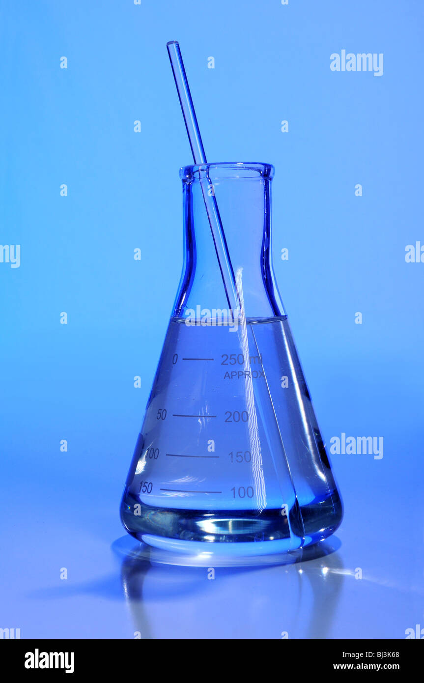 Laboratory flask hi-res stock photography and images - Alamy
