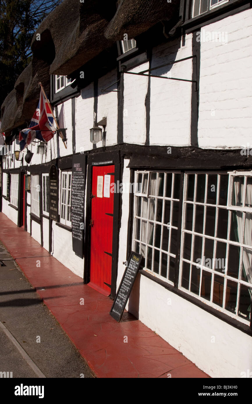 Pub front in Ringwood Stock Photo - Alamy