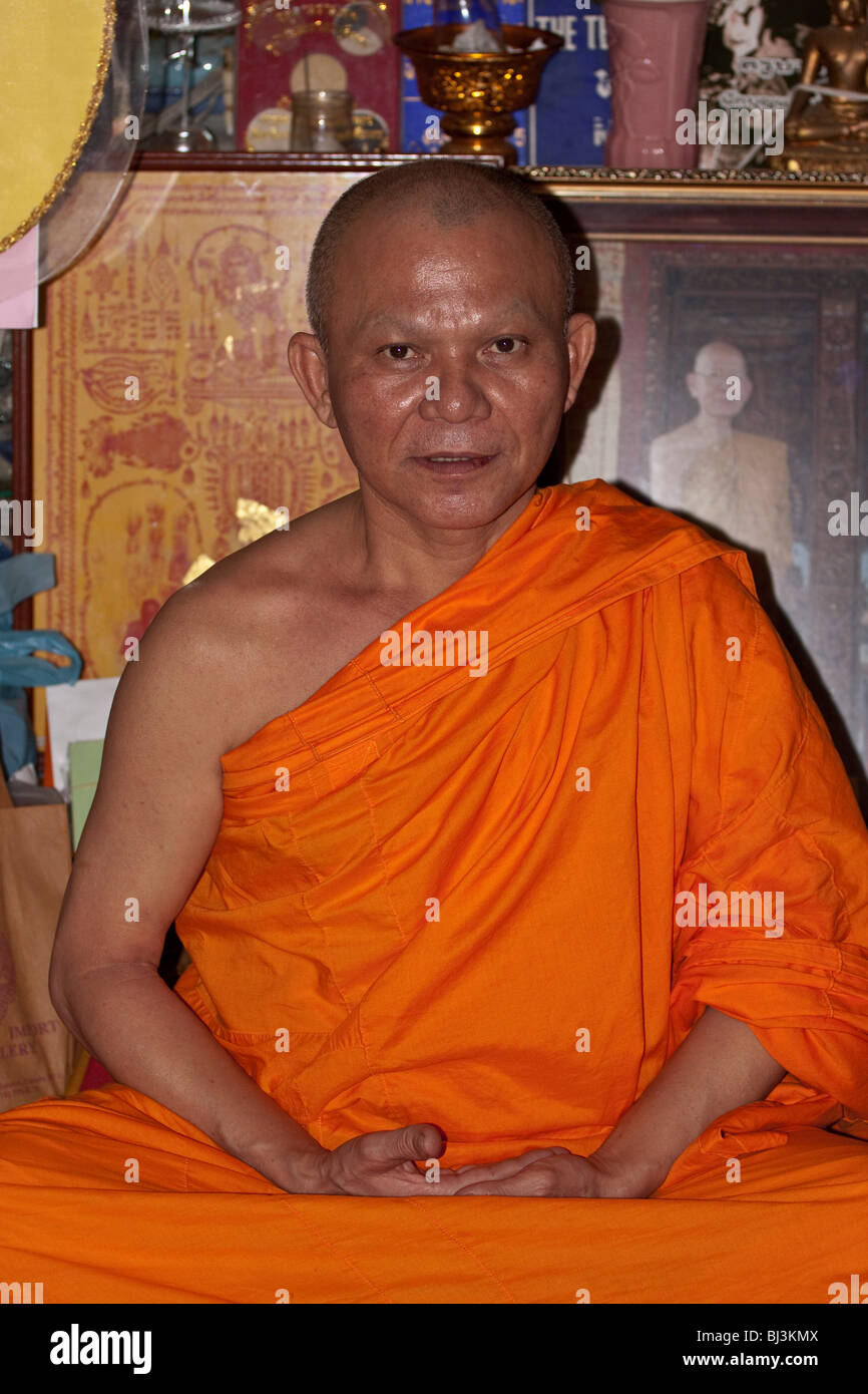 Thai buddhist monk portrait hi-res stock photography and images - Alamy