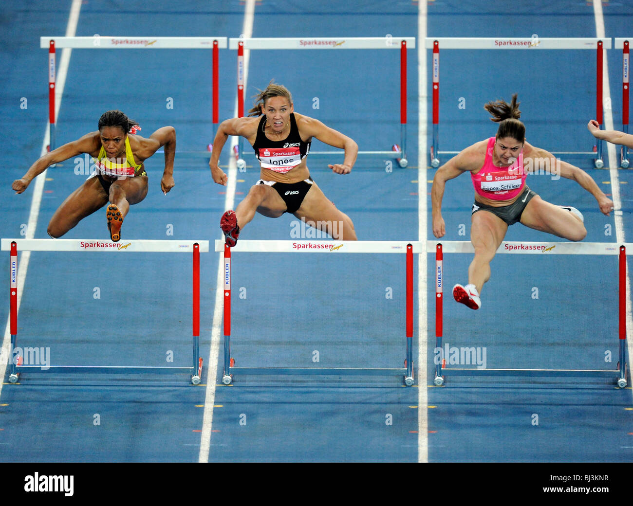 Huerdenlaeuferinnen hi-res stock photography and images - Alamy