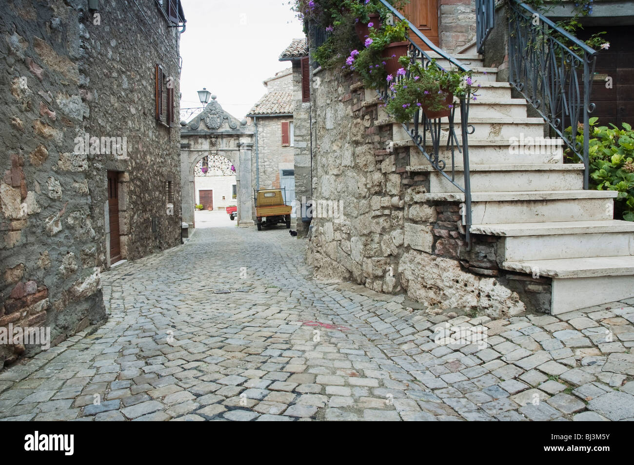 Alley in Civitella del Lago, Lago di Corbara, Umbria, Italy, Europe ...