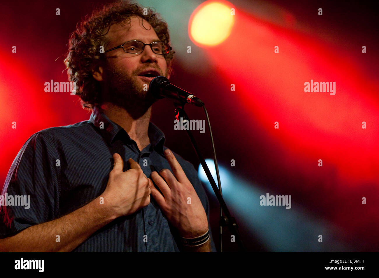 The Swiss singer and musician Tom Swift live in the Schueuer venue ...