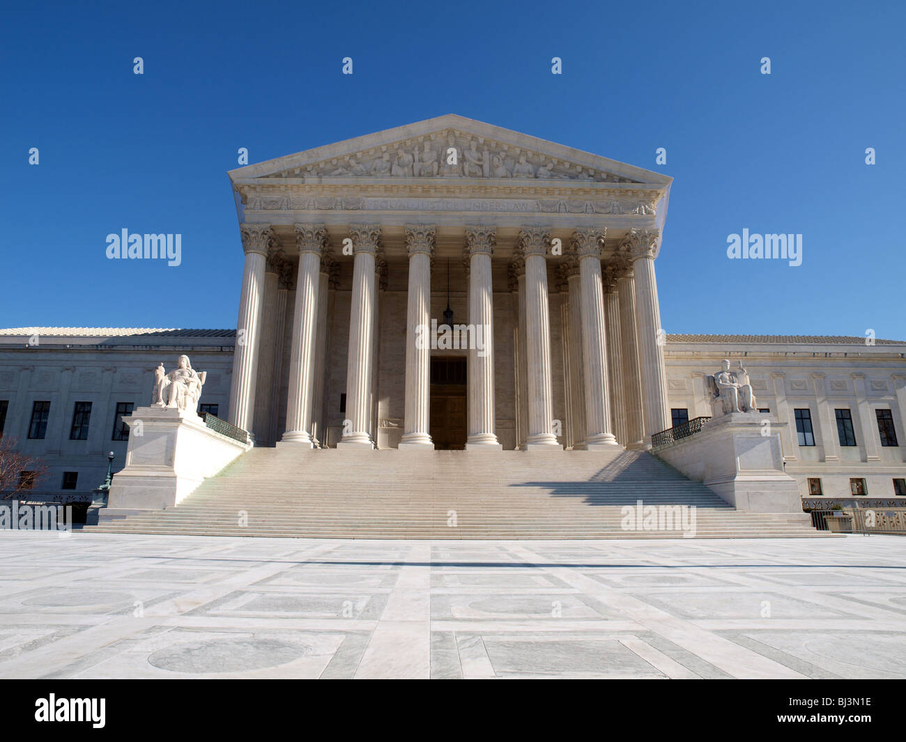 Supreme court hi-res stock photography and images - Alamy