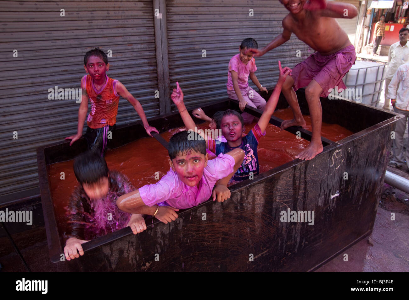 Rang Panchami, celebration of Holi with throwing of colors in Nasik ...