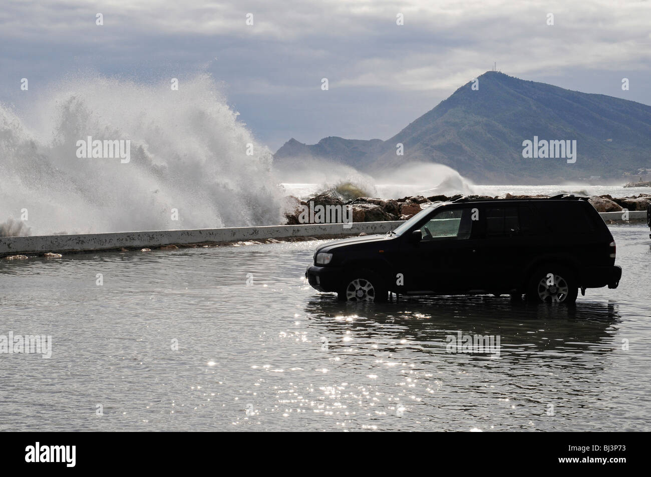 Storm waves, storm flood, flooding, cars, parking lot, Altea, Alicante ...