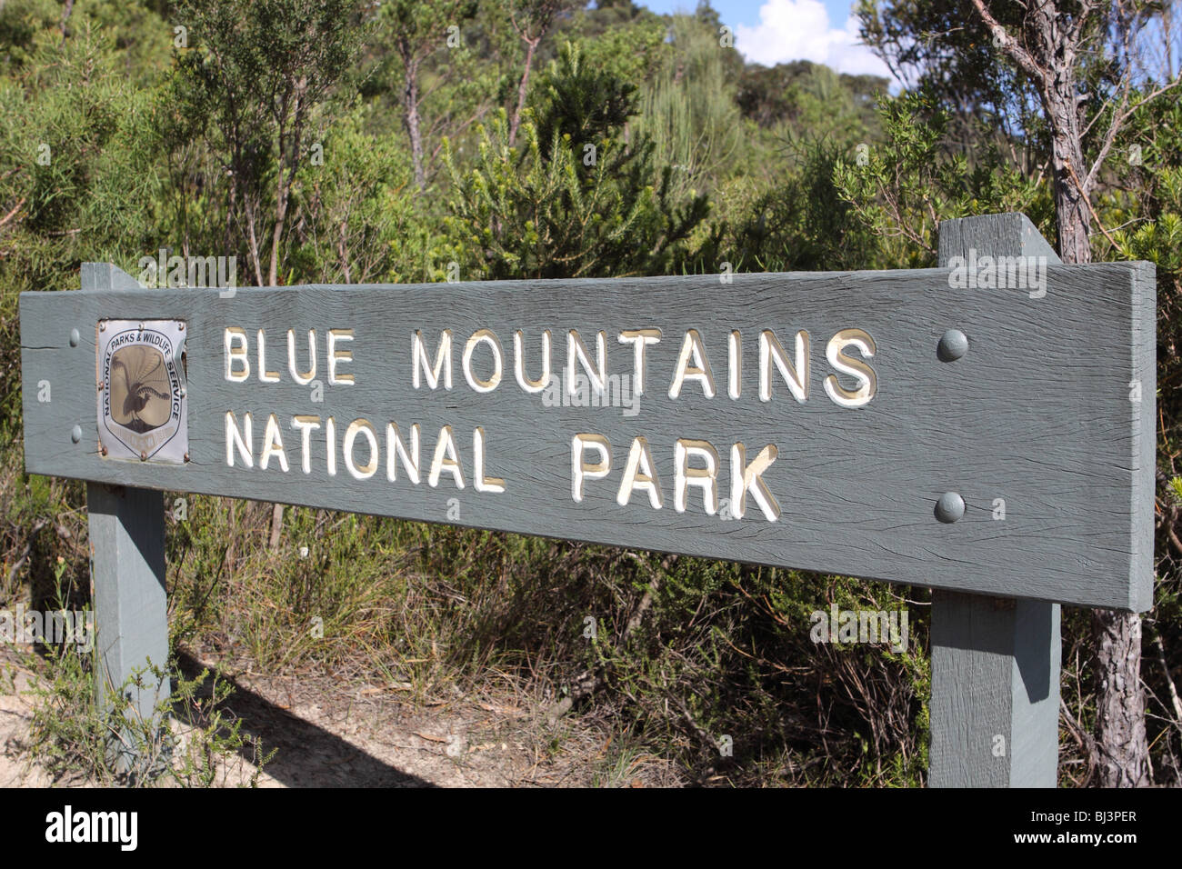 Blue mountains national park sign hi-res stock photography and images ...
