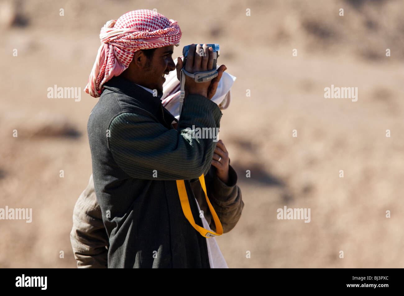 Egyptian men in traditional clothing hi-res stock photography and ...