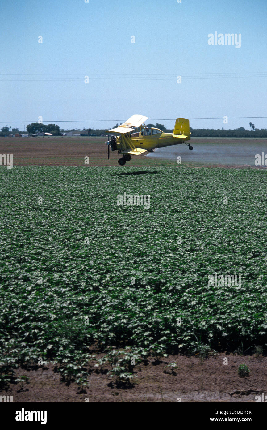 Herbicide plane hi-res stock photography and images - Alamy