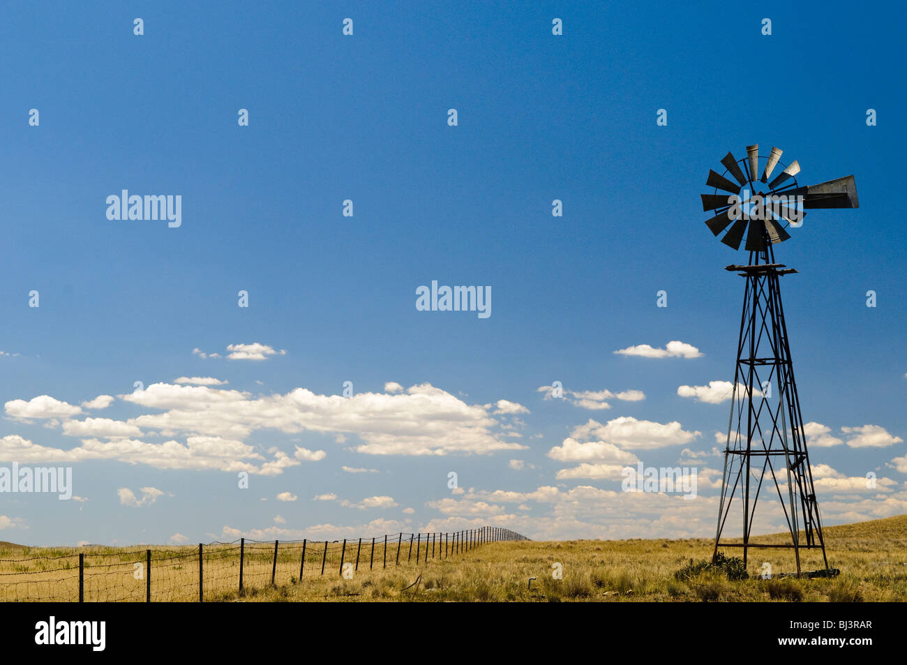 Windmill australia outback hi-res stock photography and images - Alamy