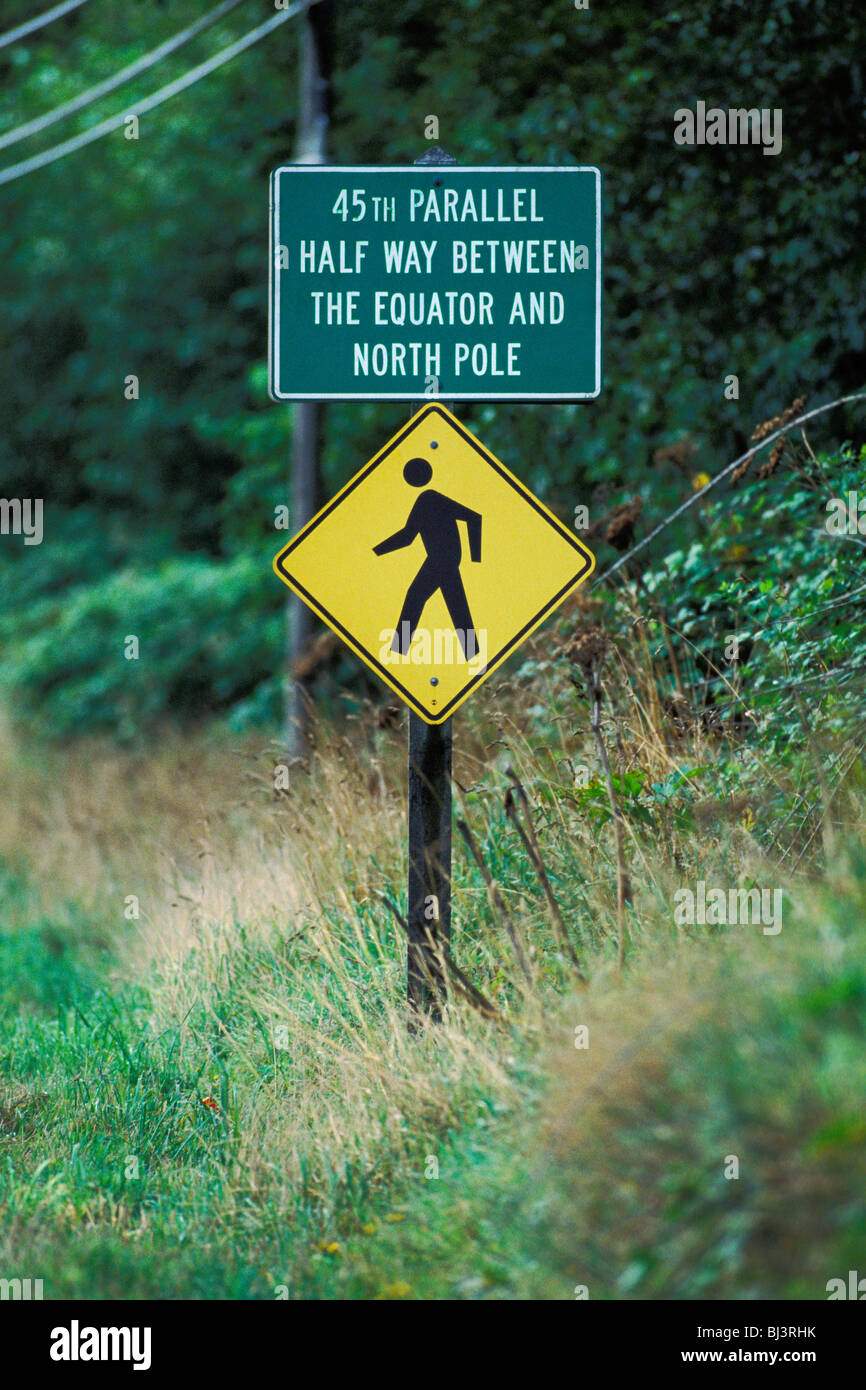 45th Parallel Sign Marks Half Way Point Between The Equator And The ...