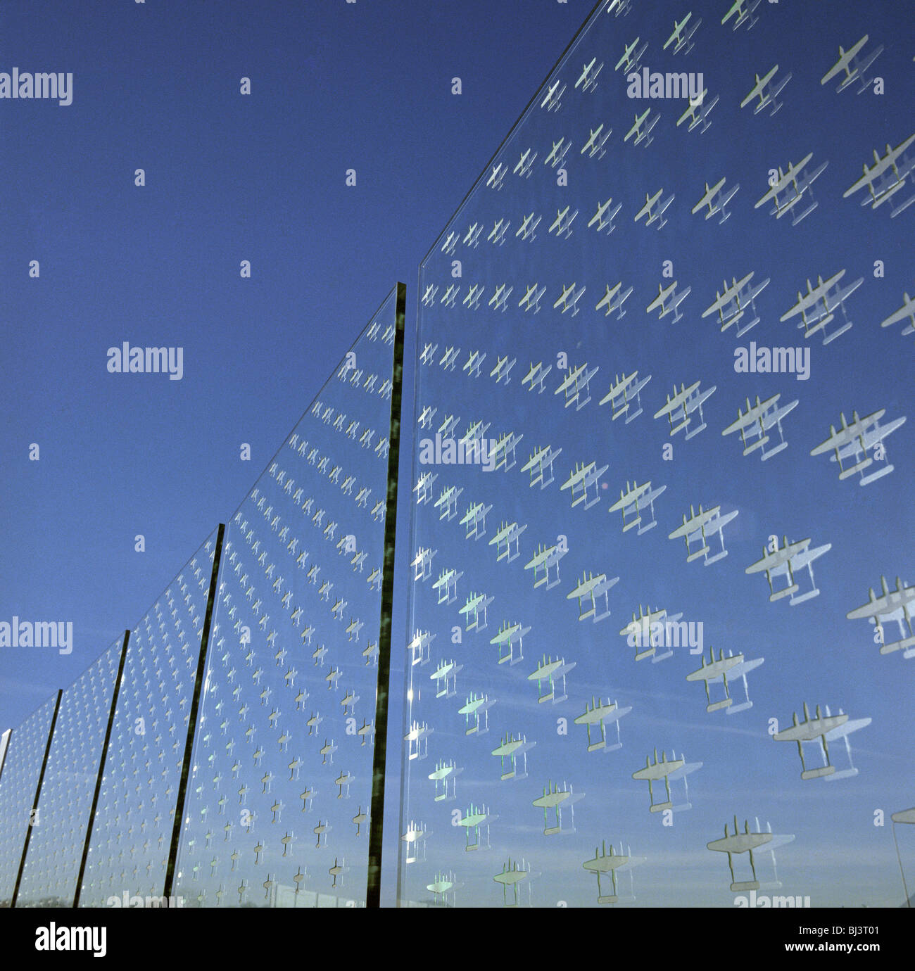 Etched glass panels hi-res stock photography and images - Alamy