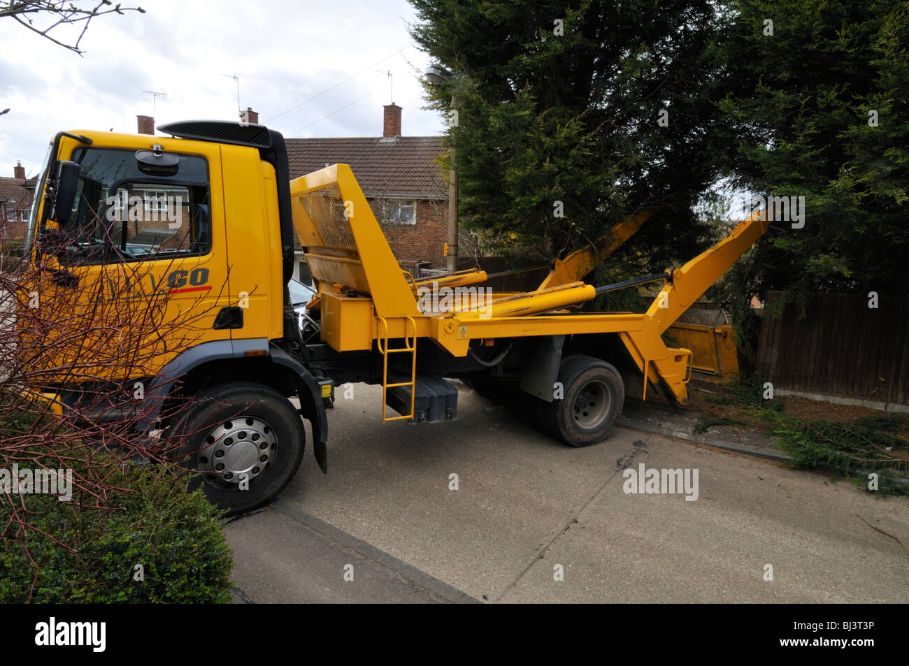 Skip truck hi-res stock photography and images - Alamy
