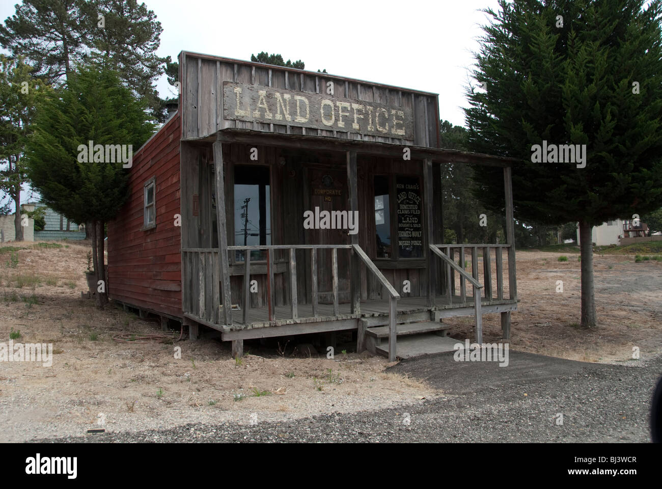 Land building hi-res stock photography and images - Alamy