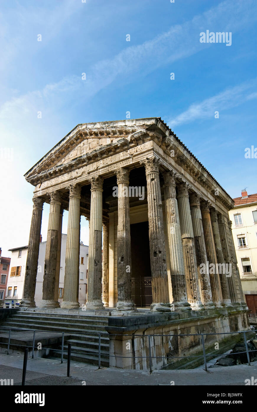 Vienne temple augustus livia hi-res stock photography and images - Alamy