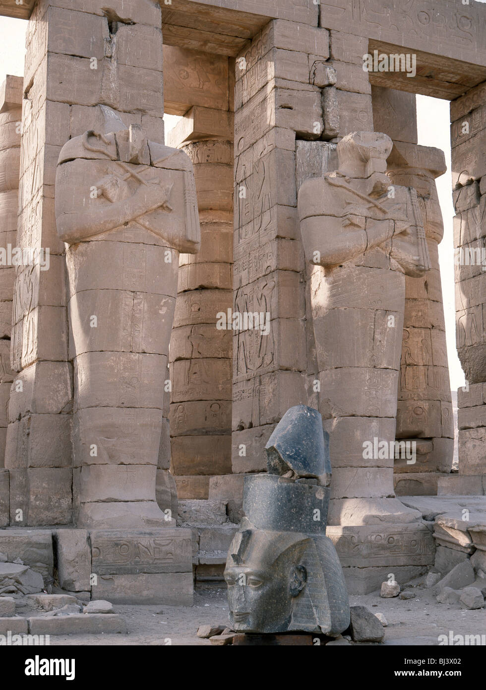 Granite statue of ramesses ii hi-res stock photography and images - Alamy
