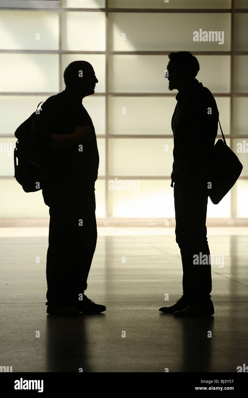 Two people talk silhouette hi-res stock photography and images - Alamy