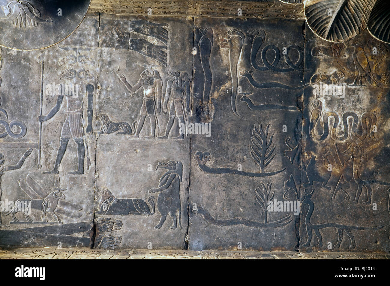 The Temple of Esna, Egypt Stock Photo - Alamy