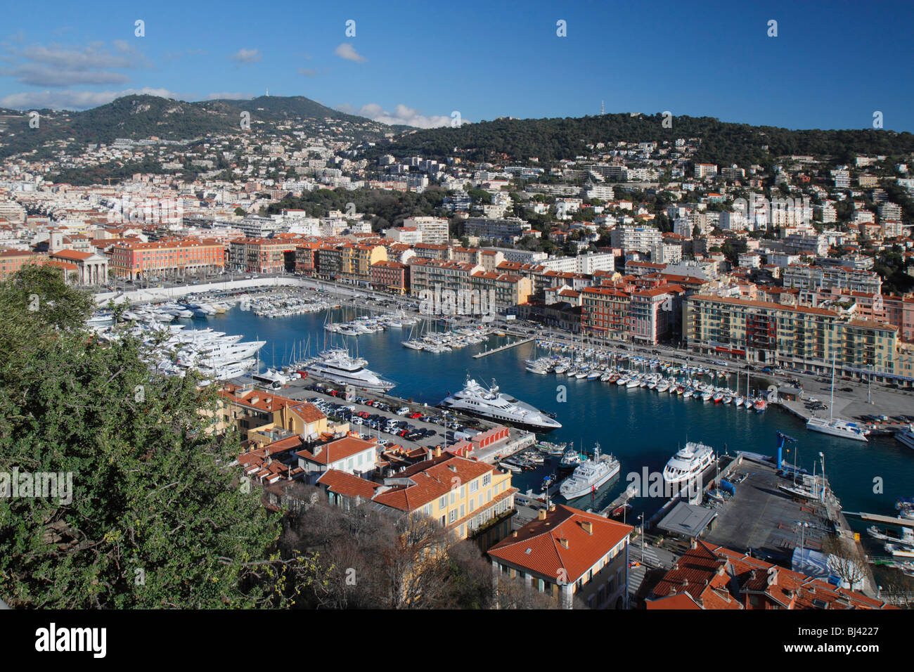 Port, seen from the castle hill, Nice, Alpes Maritimes, Région Provence ...