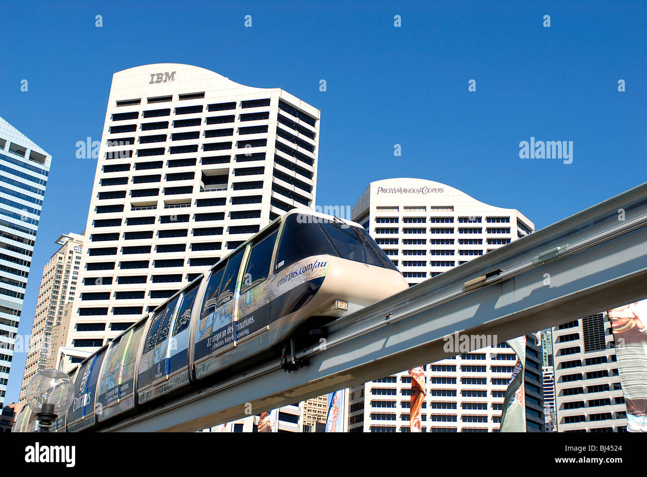 Darling harbor sydney monorail hi-res stock photography and images - Alamy