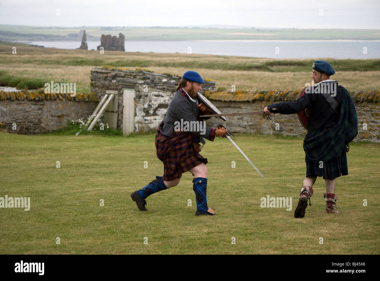 Clan fighting hi-res stock photography and images - Alamy